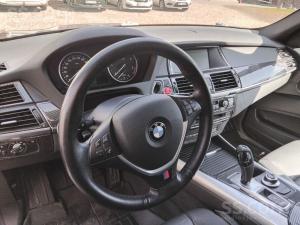 Grey BMW X5 2008 in Riga, with an engine capacity of 3.00 L and mileage of 178 thousand km for 11500 €, photo 4 on AUTOMOTO.COM.LV