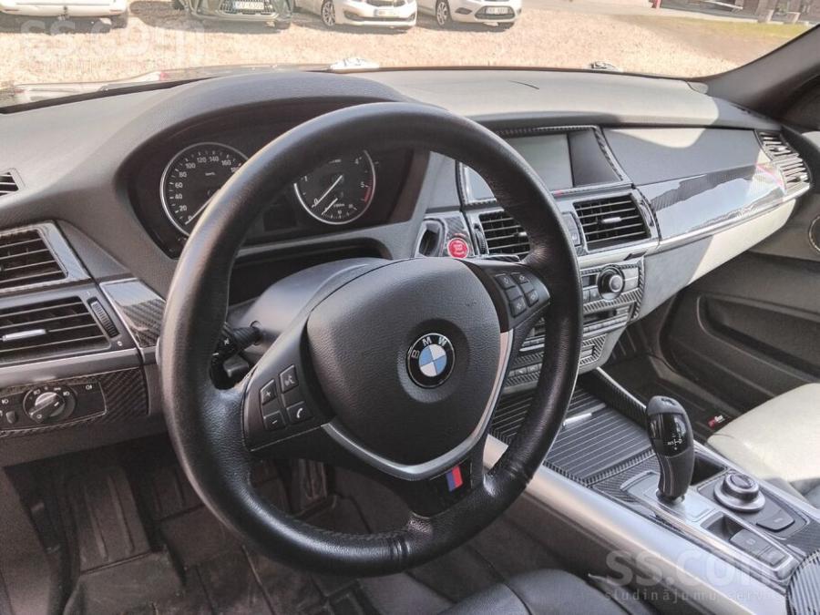 Grey BMW X5 2008 in Riga, with an engine capacity of 3.00 L and mileage of 178 thousand km for 11500 €, photo 4 on AUTOMOTO.COM.LV