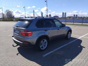 Grey BMW X5 2008 in Riga, with an engine capacity of 3.00 L and mileage of 178 thousand km for 11500 €, photo 8 on AUTOMOTO.COM.LV