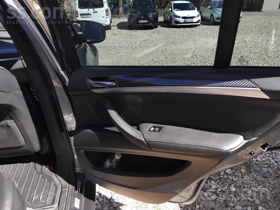 Grey BMW X5 2008 in Riga, with an engine capacity of 3.00 L and mileage of 178 thousand km for 11500 €, photo 14 on AUTOMOTO.COM.LV