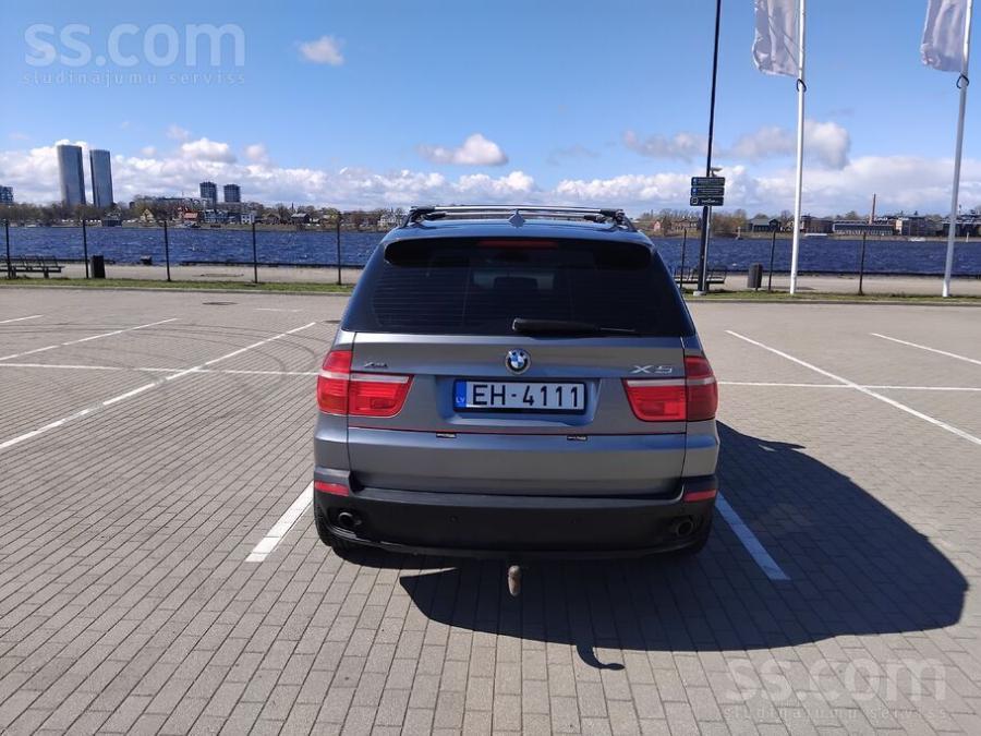 Grey BMW X5 2008 in Riga, with an engine capacity of 3.00 L and mileage of 178 thousand km for 11500 €, photo 15 on AUTOMOTO.COM.LV