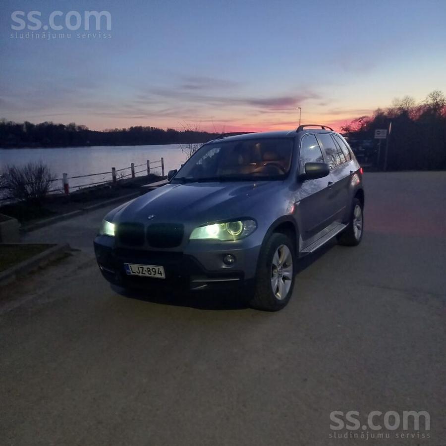 Grey BMW X5 2008 in Riga, with an engine capacity of 3.00 L and mileage of 367 thousand km for 7888 €, photo 4 on AUTOMOTO.COM.LV