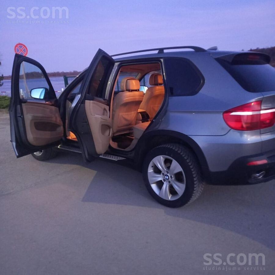 Grey BMW X5 2008 in Riga, with an engine capacity of 3.00 L and mileage of 367 thousand km for 7888 €, photo 7 on AUTOMOTO.COM.LV