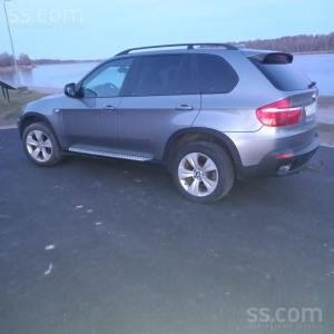 Grey BMW X5 2008 in Riga, with an engine capacity of 3.00 L and mileage of 367 thousand km for 7888 €, photo 14 on AUTOMOTO.COM.LV