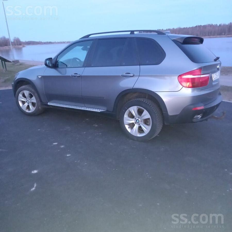 Grey BMW X5 2008 in Riga, with an engine capacity of 3.00 L and mileage of 367 thousand km for 7888 €, photo 14 on AUTOMOTO.COM.LV