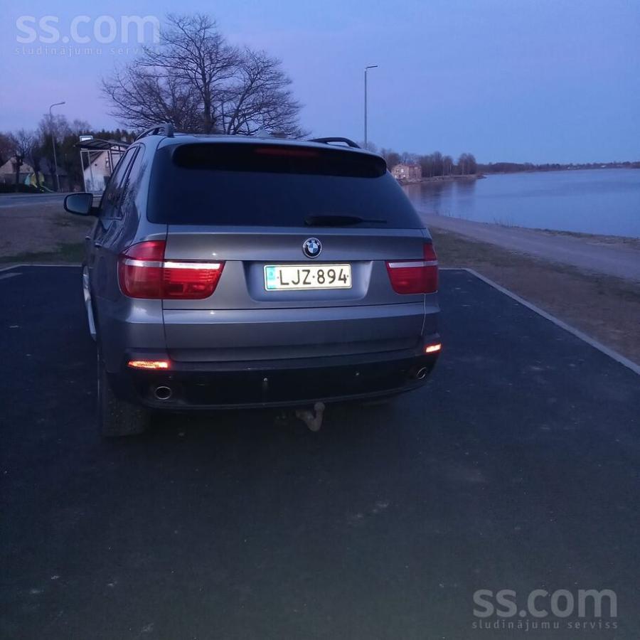 Grey BMW X5 2008 in Riga, with an engine capacity of 3.00 L and mileage of 367 thousand km for 7888 €, photo 15 on AUTOMOTO.COM.LV