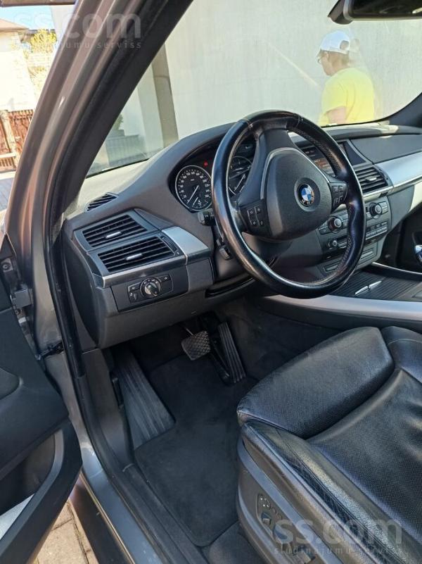 Pelēks BMW X5 2008 Rīga, ar dzinēja tilpumu 3.00 L un nobraukumu 228 tūkst. km par 8500 €, foto 5 vietnē AUTOMOTO.COM.LV