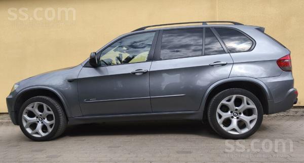 Grey BMW X5 2008 in Talsi, with an engine capacity of 3.00 L and mileage of 287 thousand km for 9500 €, photo 2 on AUTOMOTO.COM.LV