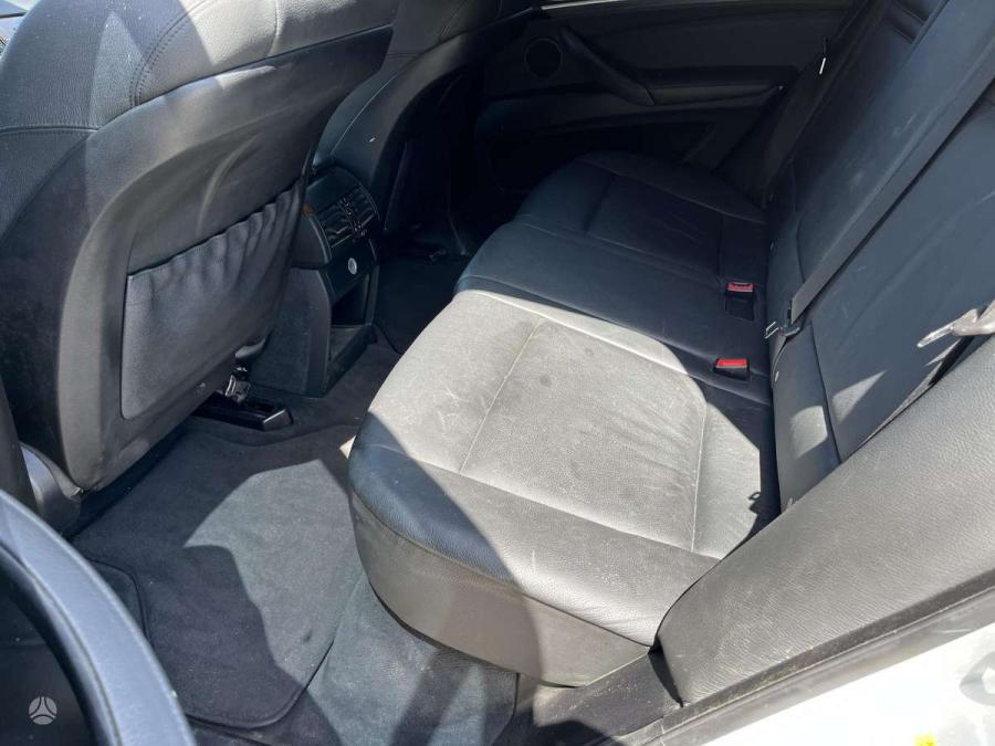 Pelēks BMW X5 2008 Plungė, ar dzinēja tilpumu 2.99 L un nobraukumu 285 tūkst. km par 5700 €, foto 14 vietnē AUTOMOTO.COM.LV