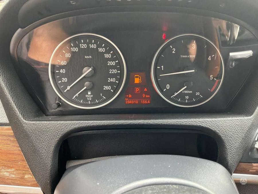 Grey BMW X5 2008 in Marijampole, with an engine capacity of 2.99 L and mileage of 285 thousand km for 5900 €, photo 3 on AUTOMOTO.COM.LV