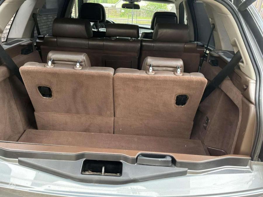 Grey BMW X5 2008 in Marijampole, with an engine capacity of 2.99 L and mileage of 285 thousand km for 5900 €, photo 8 on AUTOMOTO.COM.LV