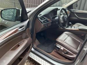 Grey BMW X5 2008 in Marijampole, with an engine capacity of 2.99 L and mileage of 285 thousand km for 5900 €, photo 10 on AUTOMOTO.COM.LV
