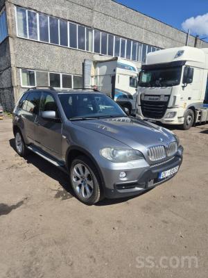 Grey BMW X5 2008 in Riga, with an engine capacity of 3.50 L and mileage of 300 thousand km for 6499 €, photo 3 on AUTOMOTO.COM.LV