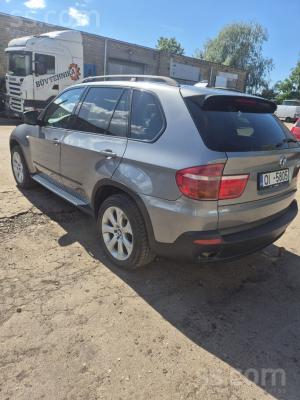 Grey BMW X5 2008 in Riga, with an engine capacity of 3.50 L and mileage of 300 thousand km for 6499 €, photo 5 on AUTOMOTO.COM.LV