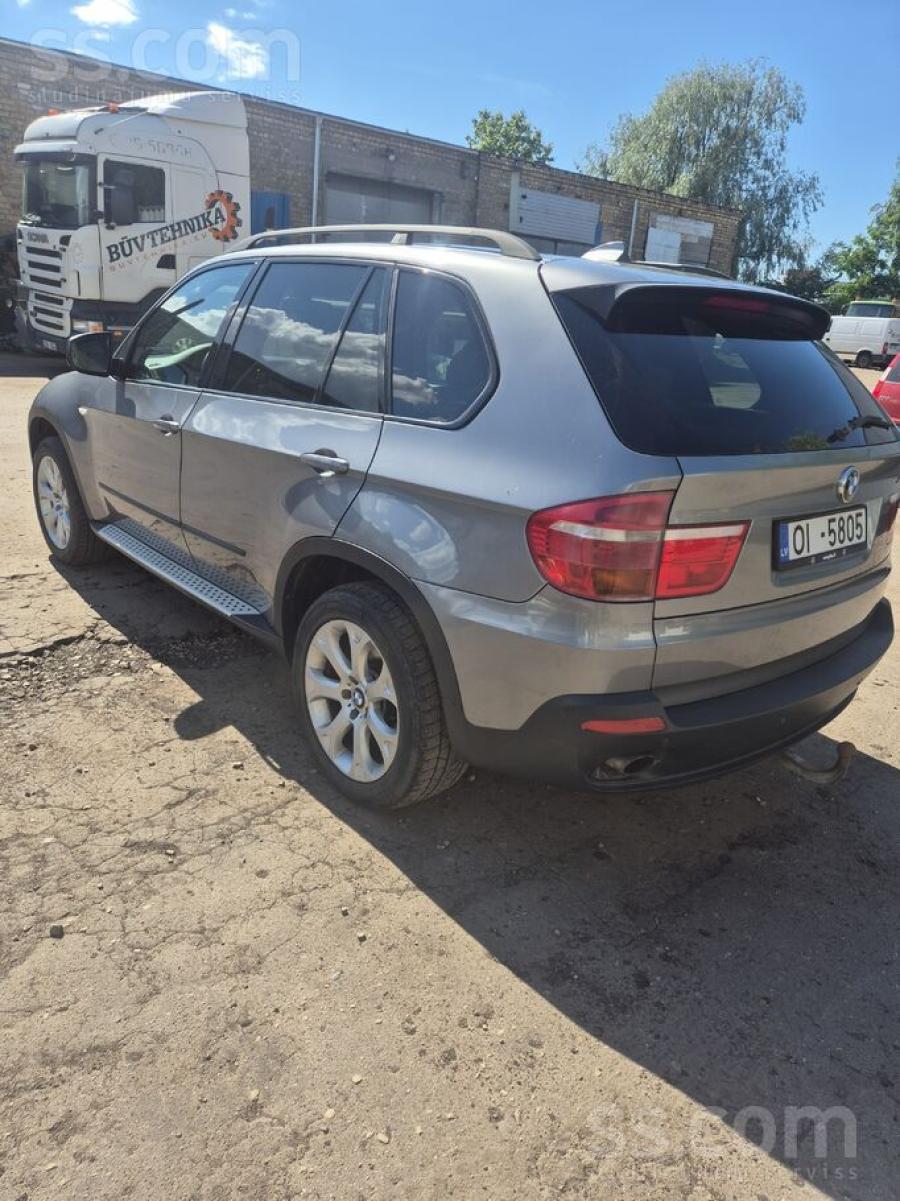 Grey BMW X5 2008 in Riga, with an engine capacity of 3.50 L and mileage of 300 thousand km for 6499 €, photo 5 on AUTOMOTO.COM.LV