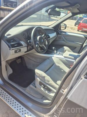 Grey BMW X5 2008 in Riga, with an engine capacity of 3.50 L and mileage of 300 thousand km for 6499 €, photo 6 on AUTOMOTO.COM.LV