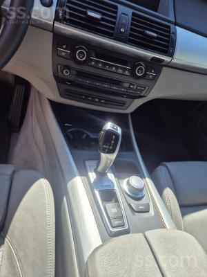 Grey BMW X5 2008 in Riga, with an engine capacity of 3.50 L and mileage of 300 thousand km for 6499 €, photo 8 on AUTOMOTO.COM.LV