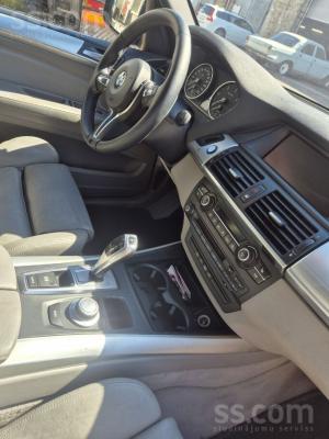 Grey BMW X5 2008 in Riga, with an engine capacity of 3.50 L and mileage of 300 thousand km for 6499 €, photo 13 on AUTOMOTO.COM.LV