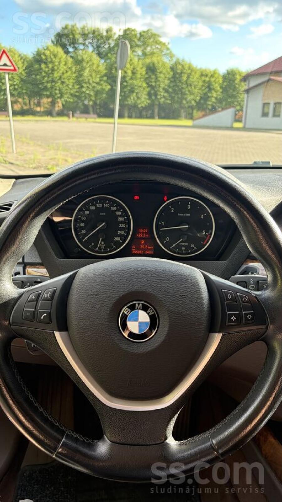 Pelēks BMW X5 2008 Ogre, ar dzinēja tilpumu 3.00 L un nobraukumu 265 tūkst. km par 8800 €, foto 6 vietnē AUTOMOTO.COM.LV