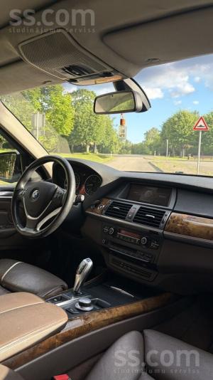 Pelēks BMW X5 2008 Ogre, ar dzinēja tilpumu 3.00 L un nobraukumu 265 tūkst. km par 8800 €, foto 10 vietnē AUTOMOTO.COM.LV