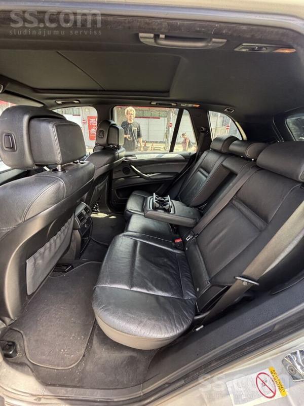 Grey BMW X5 2008 in Riga, with an engine capacity of 3.00 L and mileage of 448 thousand km for 6000 €, photo 6 on AUTOMOTO.COM.LV