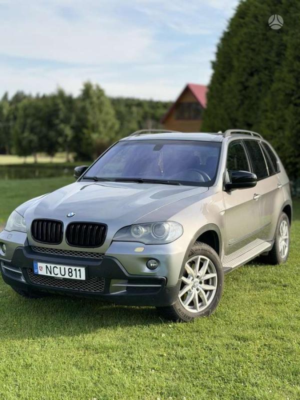 Grey BMW X5 2008 in Vilnius, with an engine capacity of 2.99 L and mileage of 371 thousand km for 6200 €, photo 1 on AUTOMOTO.COM.LV
