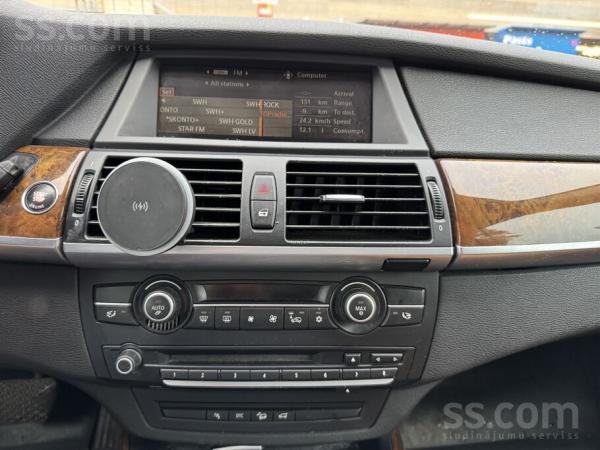 Pelēks BMW X5 2008 Rīga, ar dzinēja tilpumu 3.00 L un nobraukumu 0 tūkst. km par 7800 €, foto 9 vietnē AUTOMOTO.COM.LV