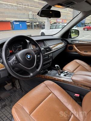 Grey BMW X5 2008 in Riga, with an engine capacity of 3.00 L and mileage of 0 thousand km for 7800 €, photo 12 on AUTOMOTO.COM.LV