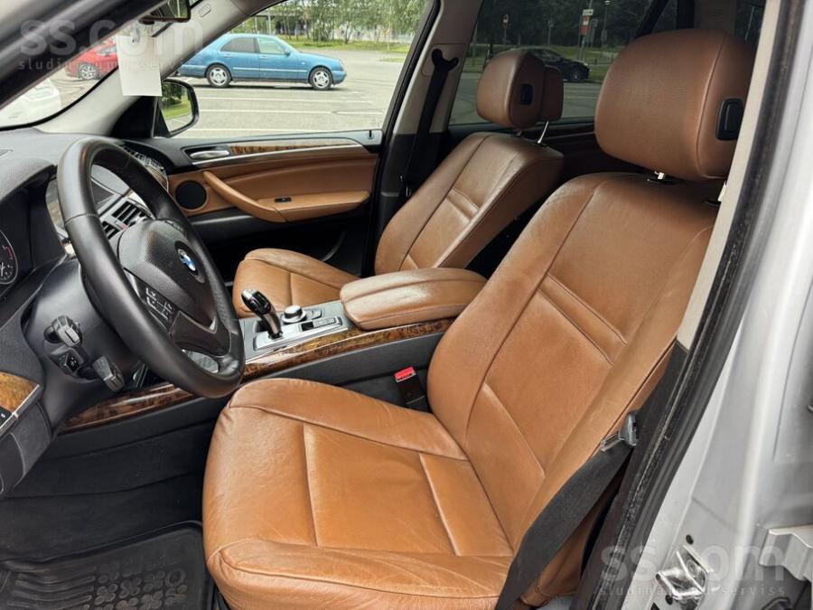 Grey BMW X5 2008 in Riga, with an engine capacity of 3.00 L and mileage of 0 thousand km for 7800 €, photo 13 on AUTOMOTO.COM.LV
