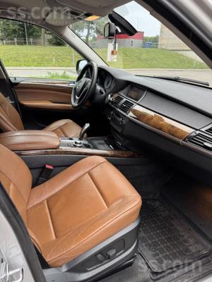 Grey BMW X5 2008 in Riga, with an engine capacity of 3.00 L and mileage of 0 thousand km for 7800 €, photo 16 on AUTOMOTO.COM.LV