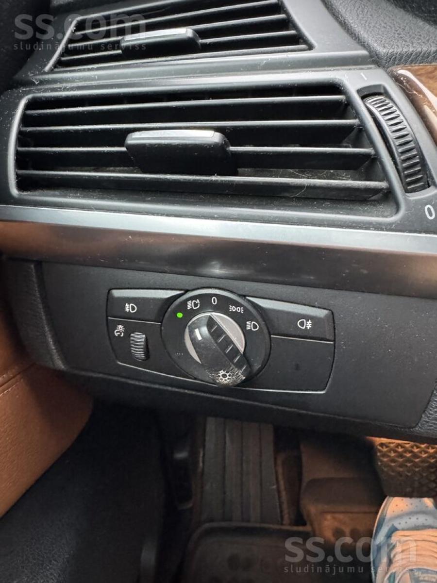 Grey BMW X5 2008 in Riga, with an engine capacity of 3.00 L and mileage of 0 thousand km for 7800 €, photo 19 on AUTOMOTO.COM.LV
