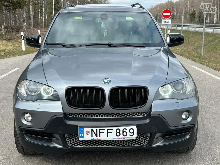 Grey BMW X5 2008 in Kaunas, with an engine capacity of 4.80 L and mileage of 326 thousand km for 5650 €, photo 9 on AUTOMOTO.COM.LV
