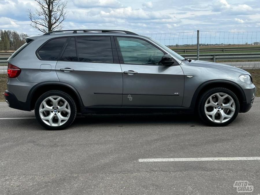 Grey BMW X5 2008 in Kaunas, with an engine capacity of 4.80 L and mileage of 326 thousand km for 5650 €, photo 11 on AUTOMOTO.COM.LV