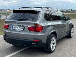 Grey BMW X5 2008 in Kaunas, with an engine capacity of 4.80 L and mileage of 326 thousand km for 5650 €, photo 12 on AUTOMOTO.COM.LV