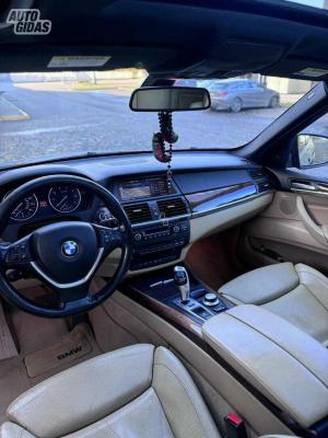 Grey BMW X5 2008 in Kaunas, with an engine capacity of 4.80 L and mileage of 326 thousand km for 5650 €, photo 17 on AUTOMOTO.COM.LV