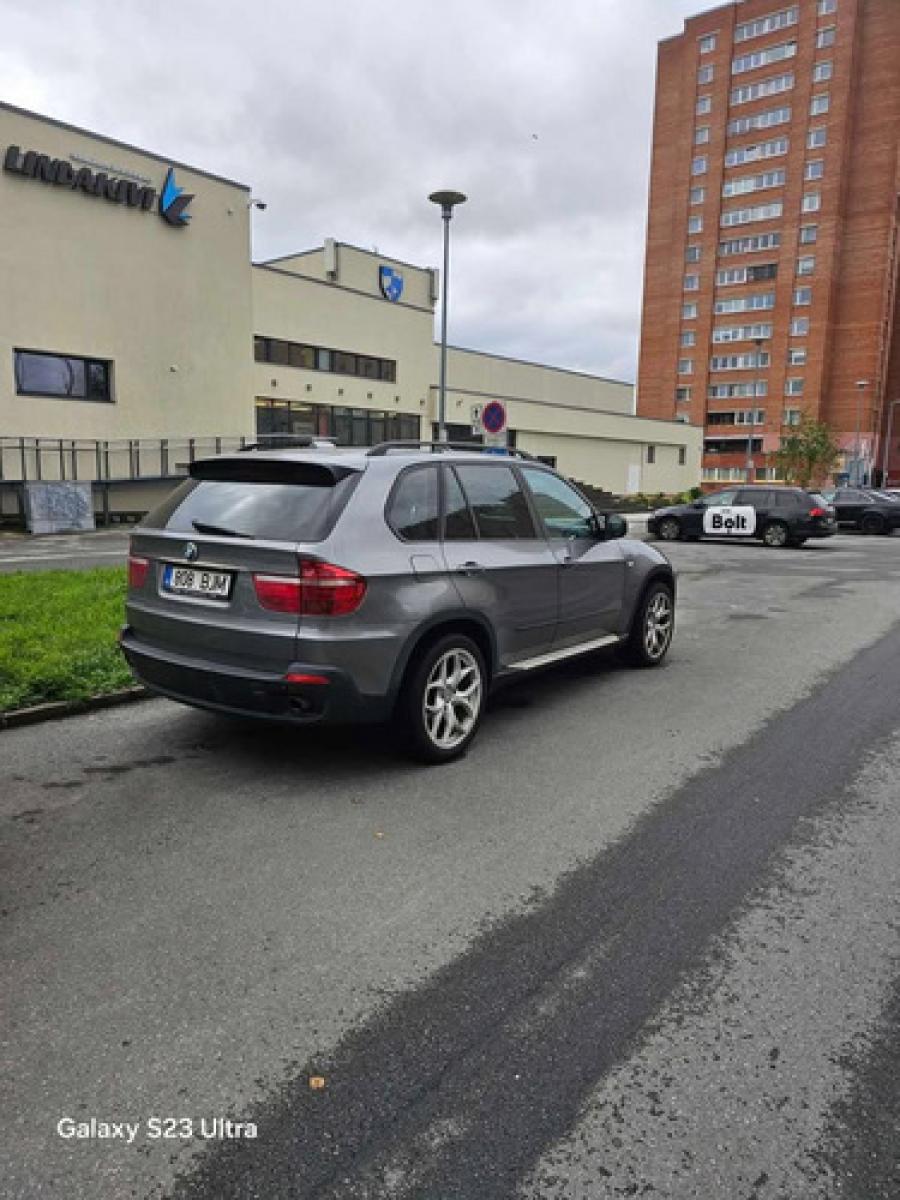 Grey BMW X5 2008 in Tallinn, with an engine capacity of 3.00 L and mileage of 278 thousand km for 7200 €, photo 4 on AUTOMOTO.COM.LV