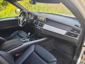 Grey BMW X5 2008 in Kaunas, with an engine capacity of 3.00 L and mileage of 293 thousand km for 7699 €, photo 10 on AUTOMOTO.COM.LV