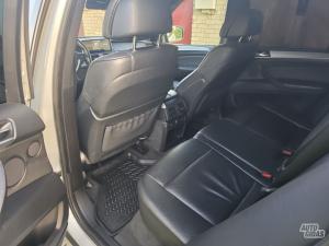 Grey BMW X5 2008 in Kaunas, with an engine capacity of 3.00 L and mileage of 293 thousand km for 7699 €, photo 14 on AUTOMOTO.COM.LV