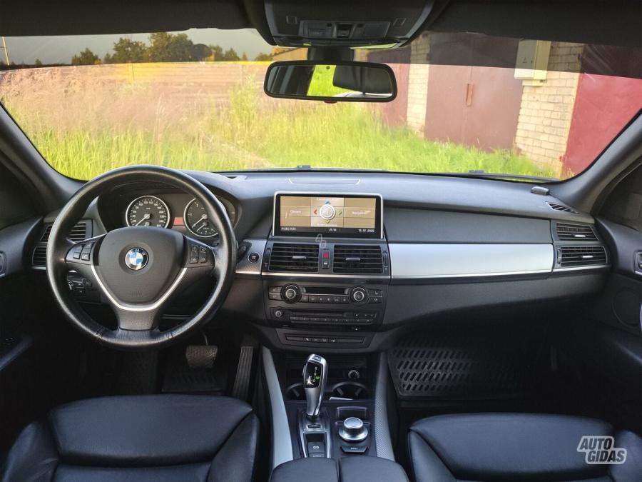 Grey BMW X5 2008 in Kaunas, with an engine capacity of 3.00 L and mileage of 293 thousand km for 7699 €, photo 16 on AUTOMOTO.COM.LV