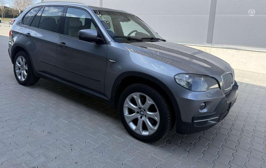 Pelēks BMW X5 2008 Šauļi, ar dzinēja tilpumu 2.99 L un nobraukumu 260 tūkst. km par 5900 €, foto 4 vietnē AUTOMOTO.COM.LV