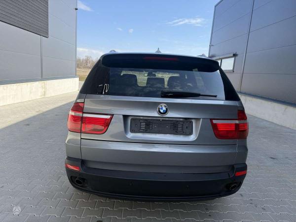 Grey BMW X5 2008 in Siauliai, with an engine capacity of 2.99 L and mileage of 260 thousand km for 5900 €, photo 6 on AUTOMOTO.COM.LV