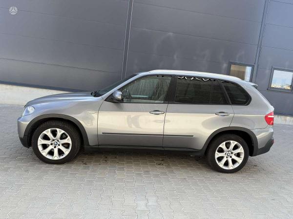 Grey BMW X5 2008 in Siauliai, with an engine capacity of 2.99 L and mileage of 260 thousand km for 5900 €, photo 8 on AUTOMOTO.COM.LV