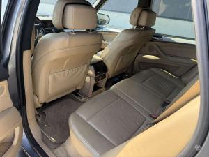 Pelēks BMW X5 2008 Šauļi, ar dzinēja tilpumu 2.99 L un nobraukumu 260 tūkst. km par 5900 €, foto 13 vietnē AUTOMOTO.COM.LV