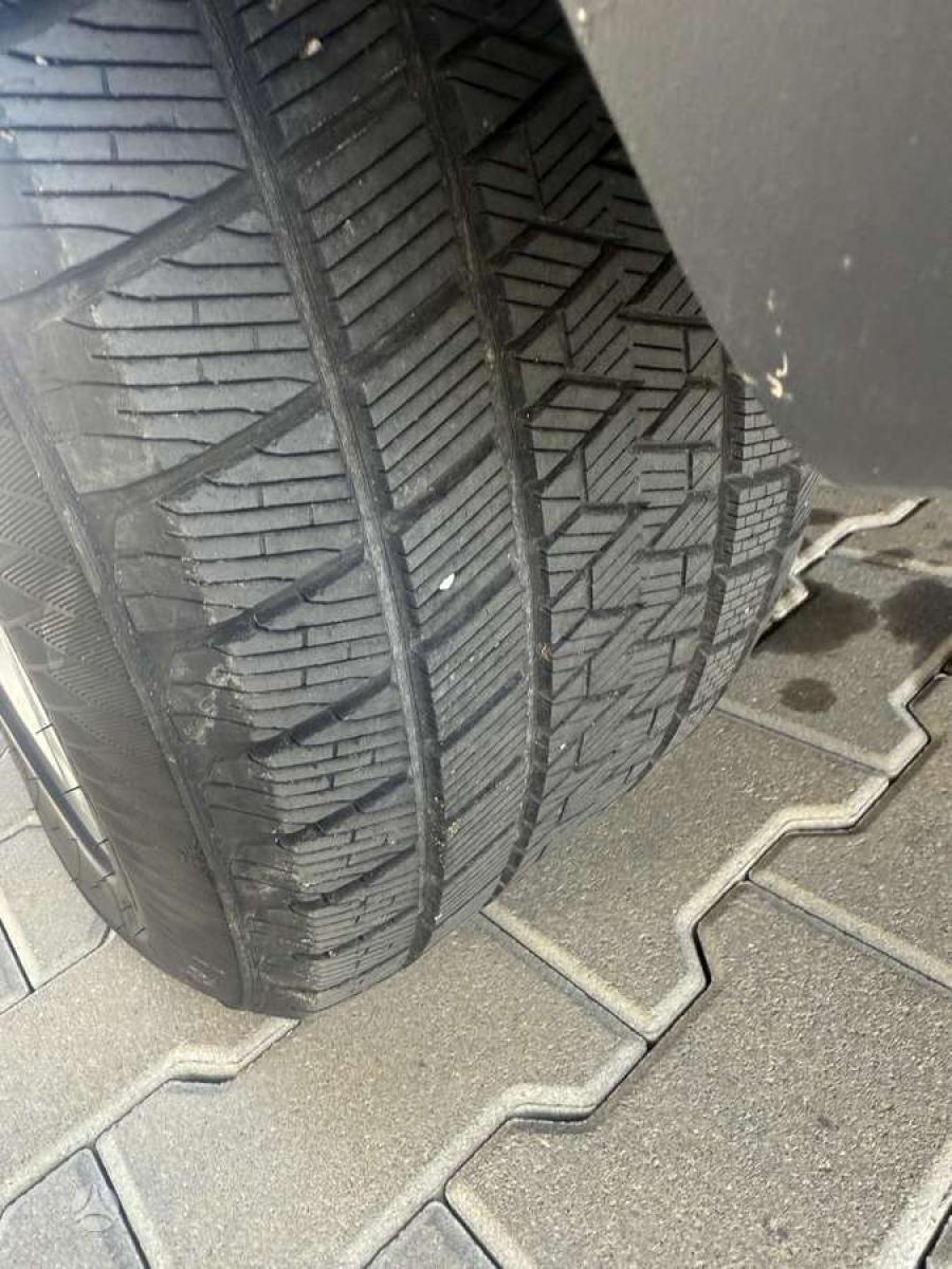 Pelēks BMW X5 2008 Šauļi, ar dzinēja tilpumu 2.99 L un nobraukumu 260 tūkst. km par 5900 €, foto 18 vietnē AUTOMOTO.COM.LV