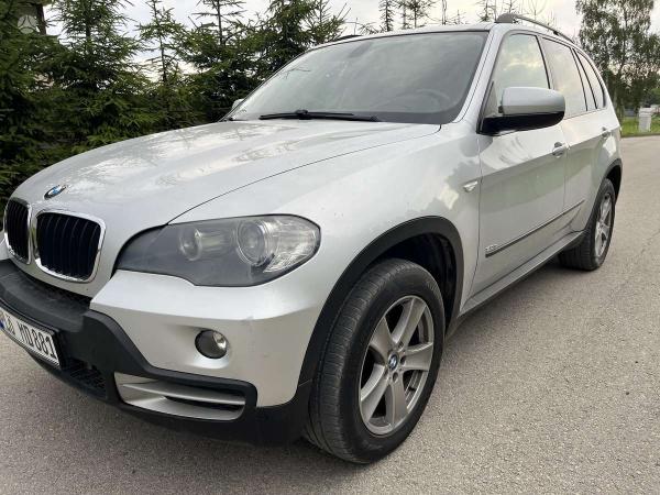 Grey BMW X5 2008 in Plunge, with an engine capacity of 2.99 L and mileage of 285 thousand km for 5600 €, photo 1 on AUTOMOTO.COM.LV