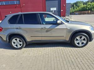 Grey BMW X5 2008 in Kaunas, with an engine capacity of 2.99 L and mileage of 211 thousand km for 7800 €, photo 5 on AUTOMOTO.COM.LV