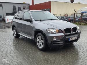 Grey BMW X5 2008 in Vilnius, with an engine capacity of 3.00 L and mileage of 377 thousand km for 6500 €, photo 4 on AUTOMOTO.COM.LV