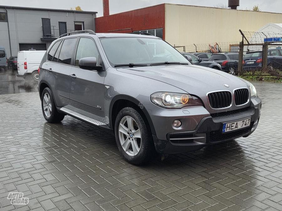 Grey BMW X5 2008 in Vilnius, with an engine capacity of 3.00 L and mileage of 377 thousand km for 6500 €, photo 4 on AUTOMOTO.COM.LV