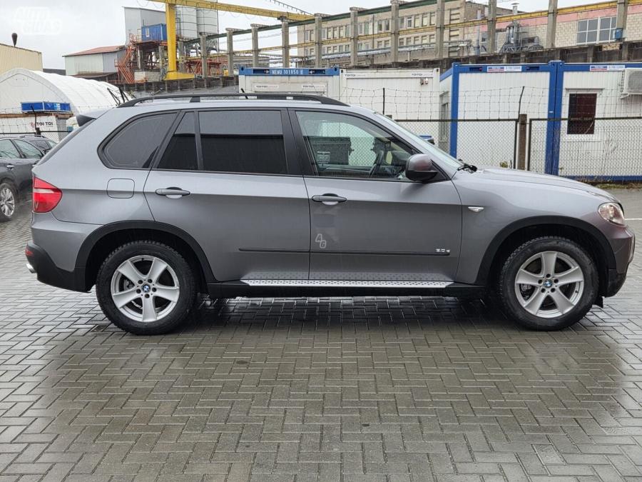 Grey BMW X5 2008 in Vilnius, with an engine capacity of 3.00 L and mileage of 377 thousand km for 6500 €, photo 5 on AUTOMOTO.COM.LV
