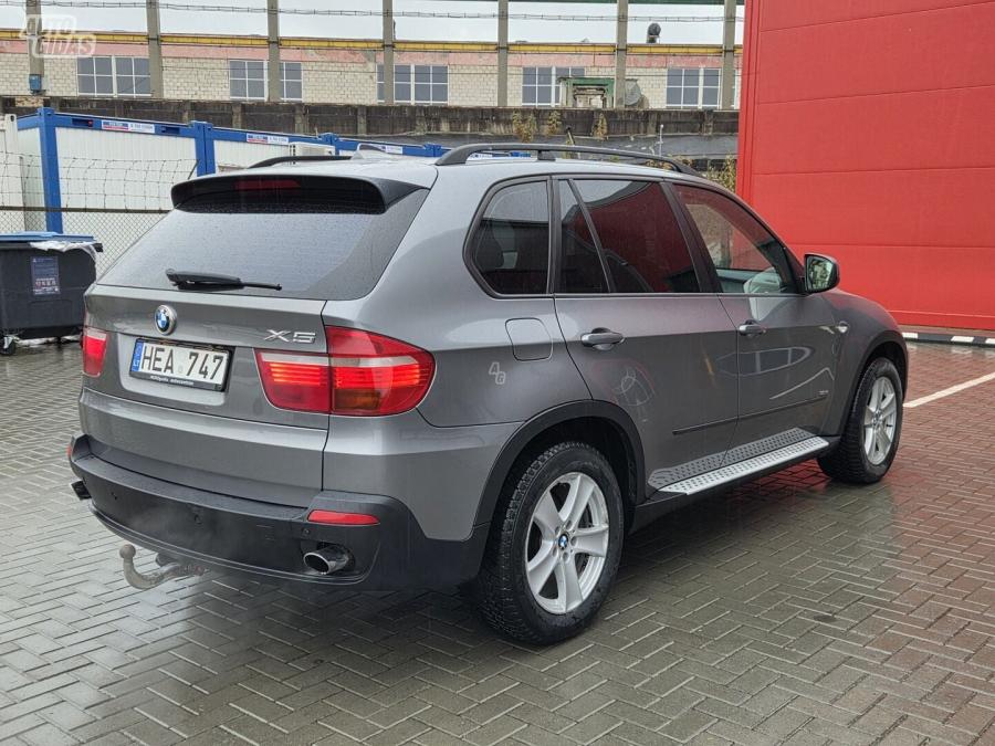 Grey BMW X5 2008 in Vilnius, with an engine capacity of 3.00 L and mileage of 377 thousand km for 6500 €, photo 6 on AUTOMOTO.COM.LV